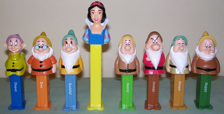 Snow White and the 7 Dwarfs Pez Set Loose - Save on Shipping! - $30.00